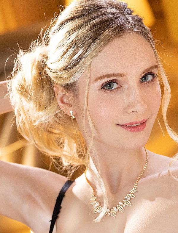 Лили Харт (Lily Hart)